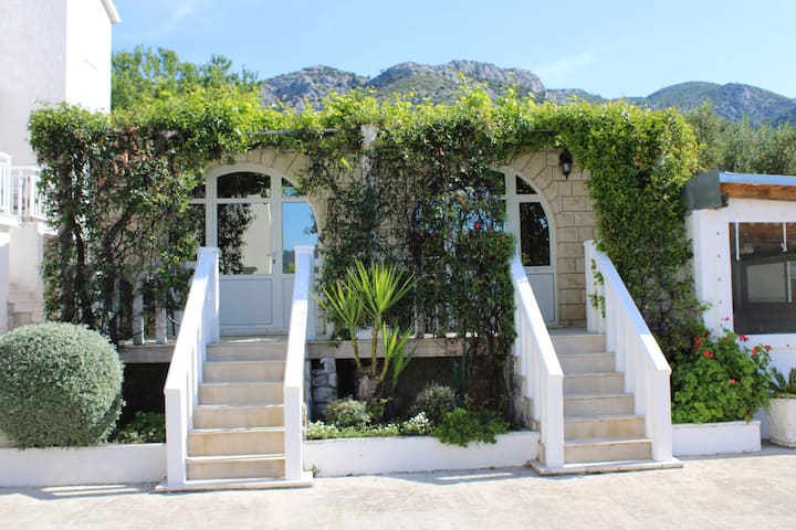 Bungalow With Shared Pool - Korčula