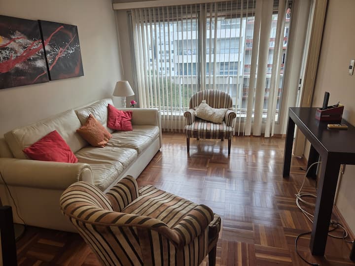 Excelente Ubicación En El Corazón De Pocitos - Montevideo