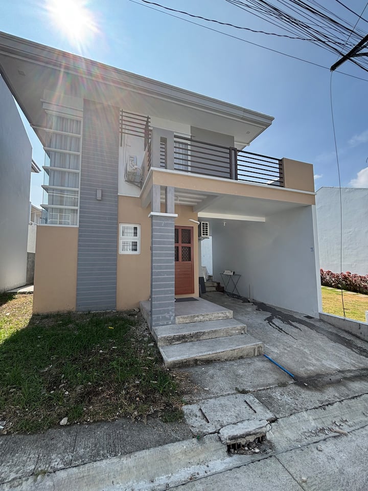 Arellano’s Residence - Taal