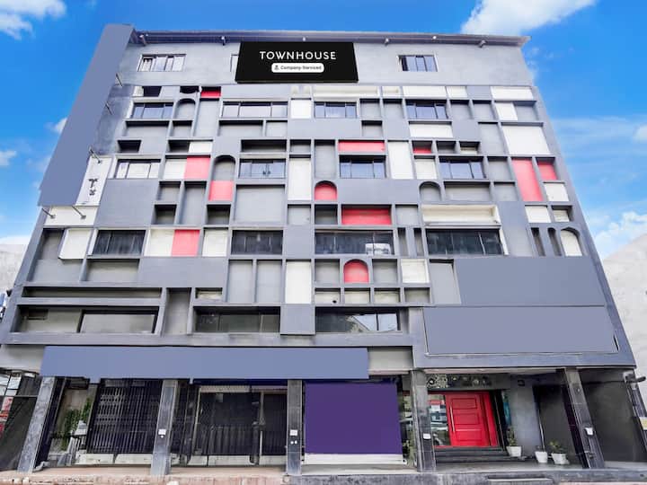 Séjours Confortables Près De L'avenue Orient, Près - Nagpur