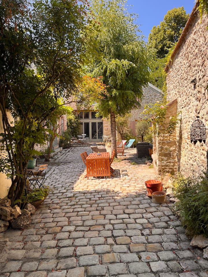 Maison Sur Cour. - Barbizon