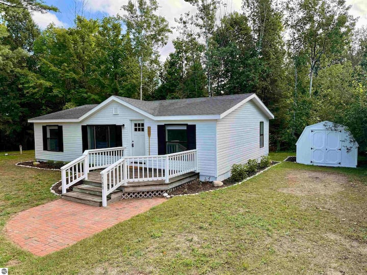 Birch & Beach Hideaway - Leland, MI