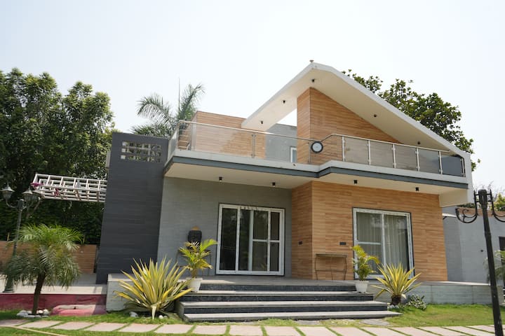 Farm Stay In Delhi - Delhi