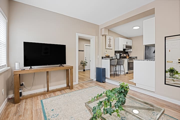 The Stylish Walkerville Stay - Windsor