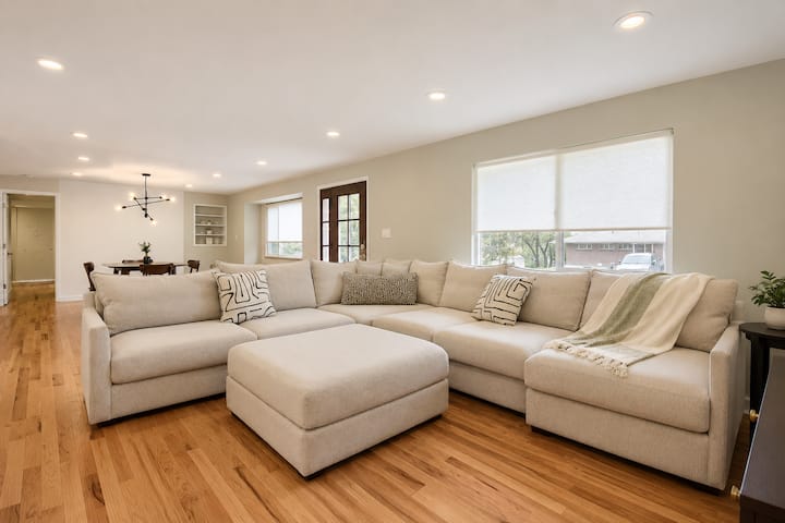 Denver Modern Oasis W/ Hot Tub - Littleton, CO