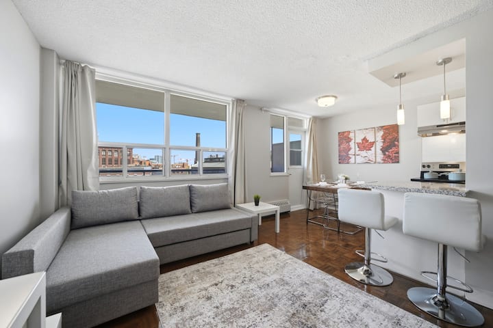 Stylish 2br Condo Near Bmo Field & Waterfront - Toronto