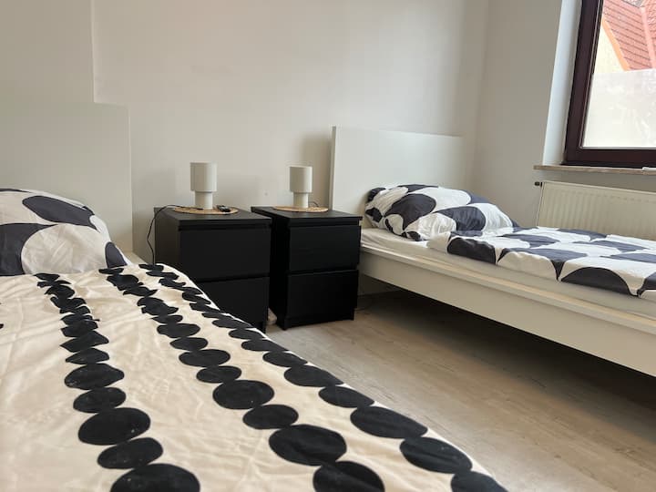 Zentrale Monteurwohnung | Balkon, Wlan & Smart Tvs - Bremerhaven