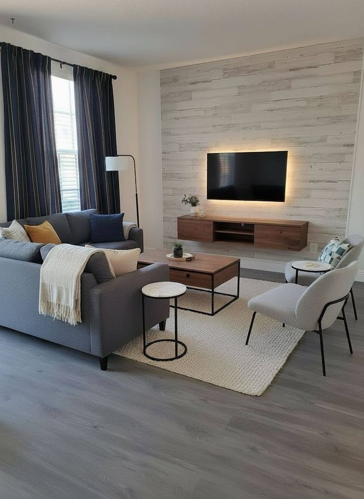 Comfortable Room Near Shops & Hospitals - Wesley Chapel, FL