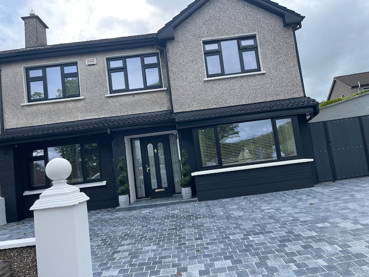 Luxury 3/4 Bedroom 2.5 Bathroom Closet To City - Cork, Ireland