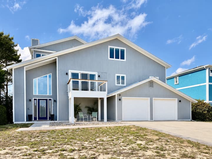 Legasea: Spacious Oceanview Retreat In Oak Island - Oak Island, NC