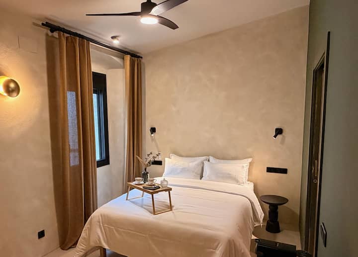 King Room With City View - Room 5 - Canet de Mar