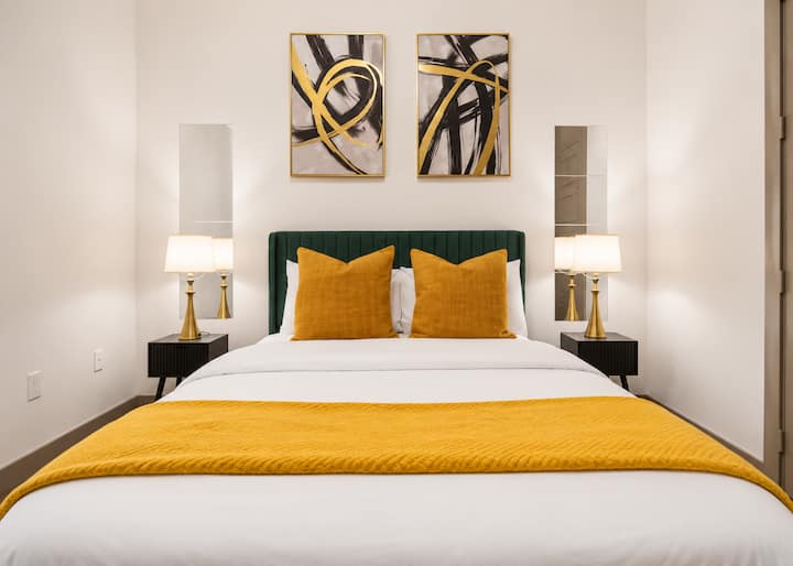 Stylish Georgetown Loft | Pool & Fast Wifi - Georgetown, TX