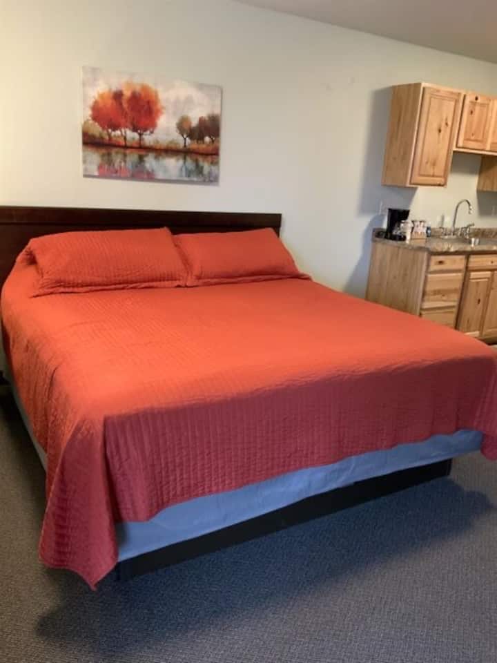 Golden Nugget 1 King W/futon, Kitchen. Balcony - Keystone, SD