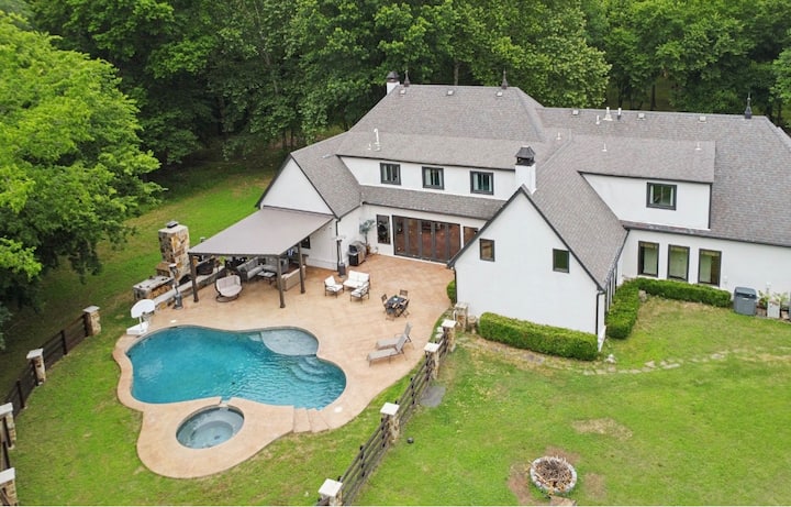 Cedar Ridge Villa Events & Family Retreats - Bixhoma Lake, OK