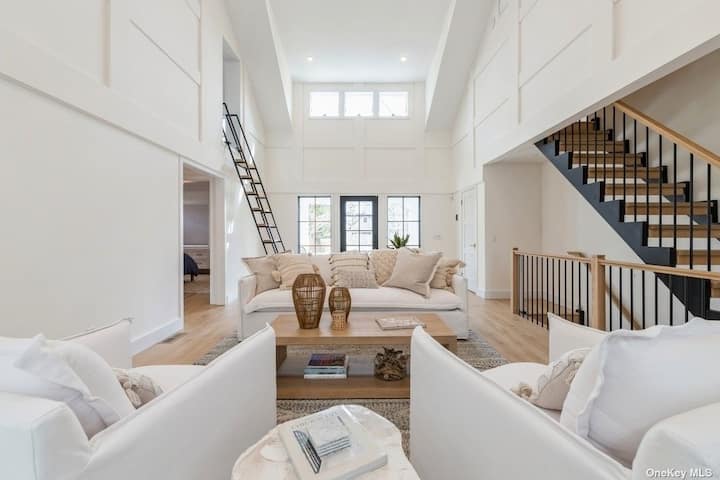Sun-filled, Custom-designed 5-bedroom Sag Harbor - Sag Harbor, NY