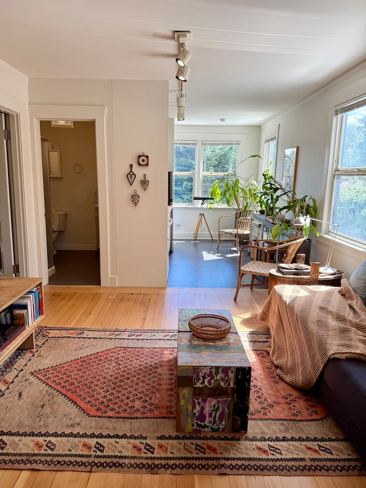Charming Apartment South Park, Seattle - Burien, WA