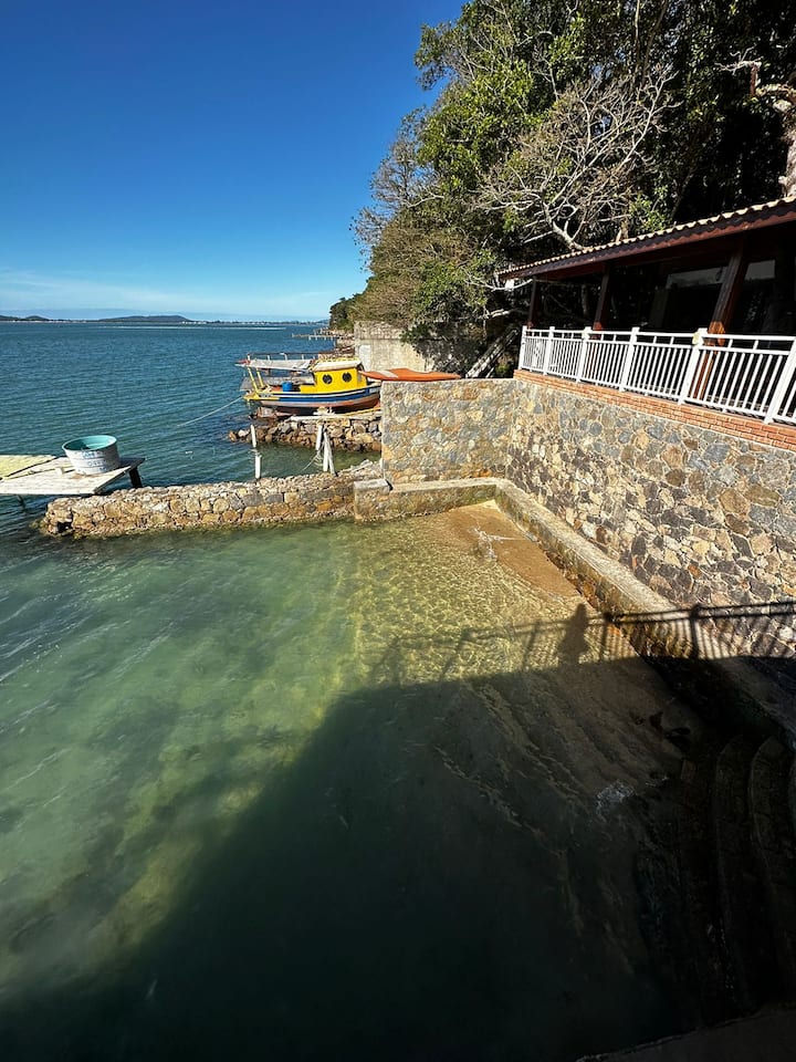 Uma Casa Com Pés Na Praia Para Ficar Com A Família - Palhoça