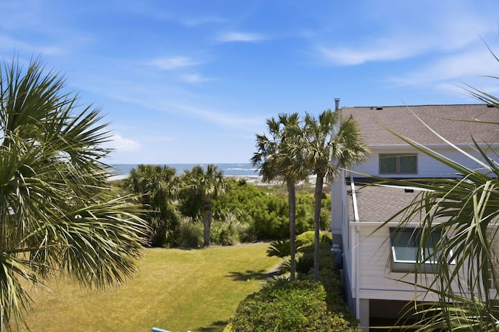 Oceanfront Beach Club Villa + Comm Pool! *Unit 64* - Mount Pleasant, SC