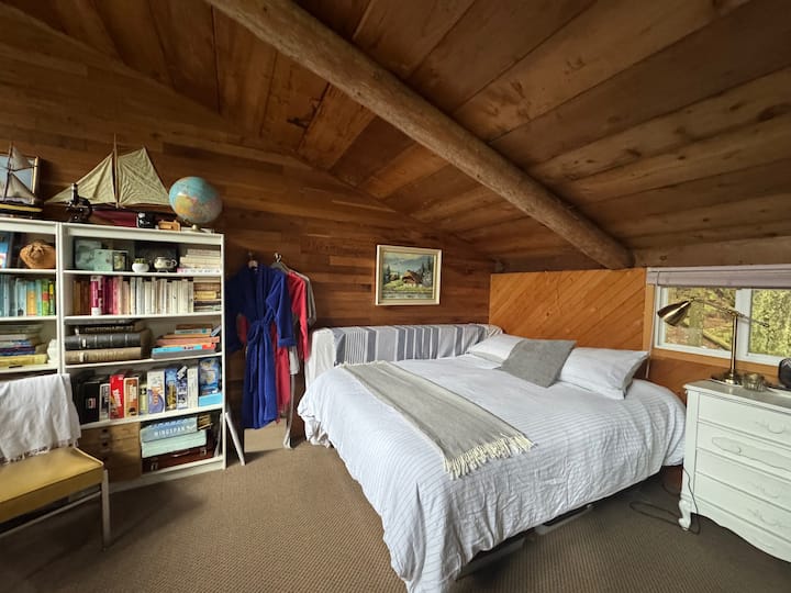 Off-grid Cabin On Pitt Lake (Boat-access Only) - Maple Ridge