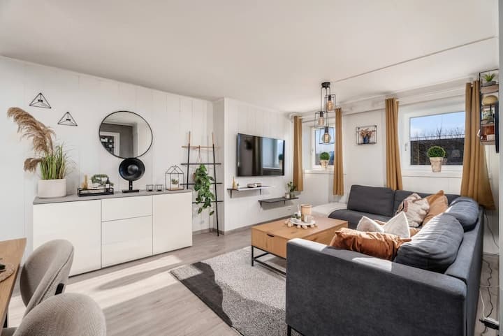 Spacious Apartment With Parking Near City-centre. - Alesund