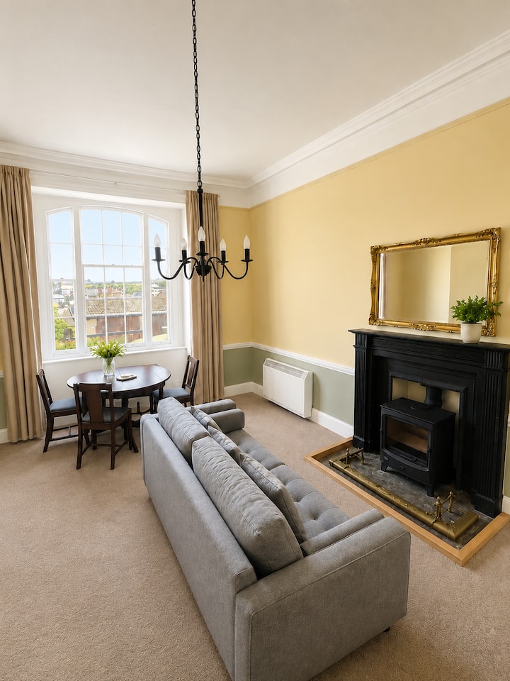 Cosy Town Center Georgian Apartment - Kinsale