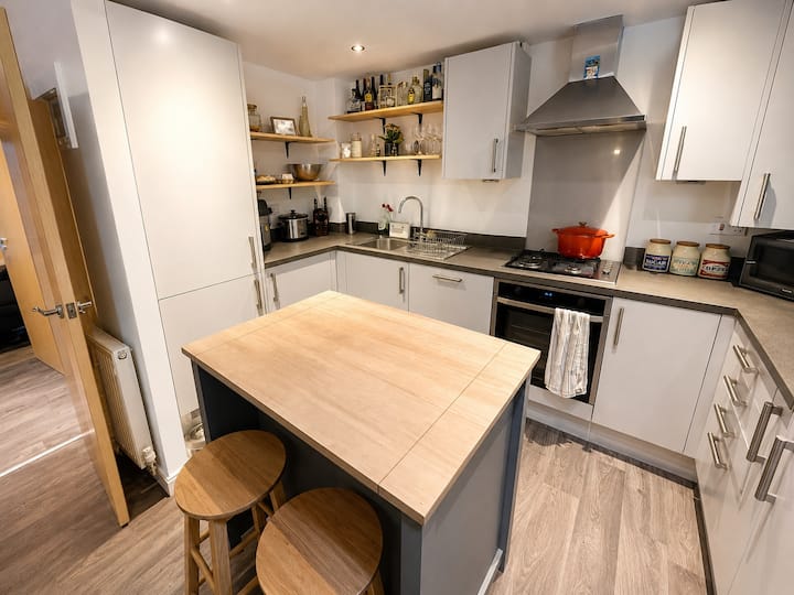 Modern Ground Floor Southport Apartment 2br - Southport