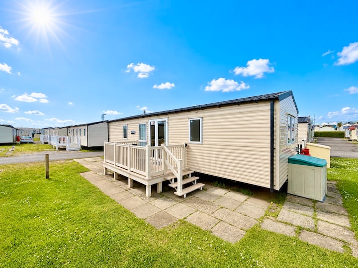 Trecco Bay | Sleeps 6 | En Suite |Beach 30 Seconds - Bridgend