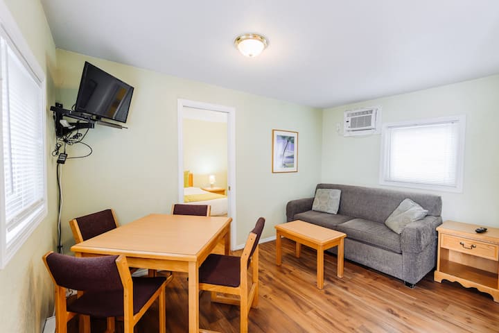 Suite 2 Green Gables Osoyoos 1 Bedroom Main Floor - Osoyoos