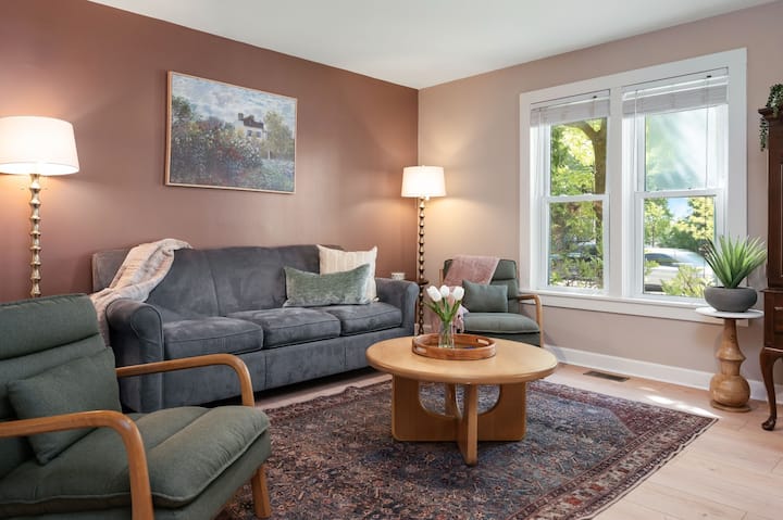 Astra Cottage|hot Tub3br Near Downtown&tart Trail - Traverse City, MI