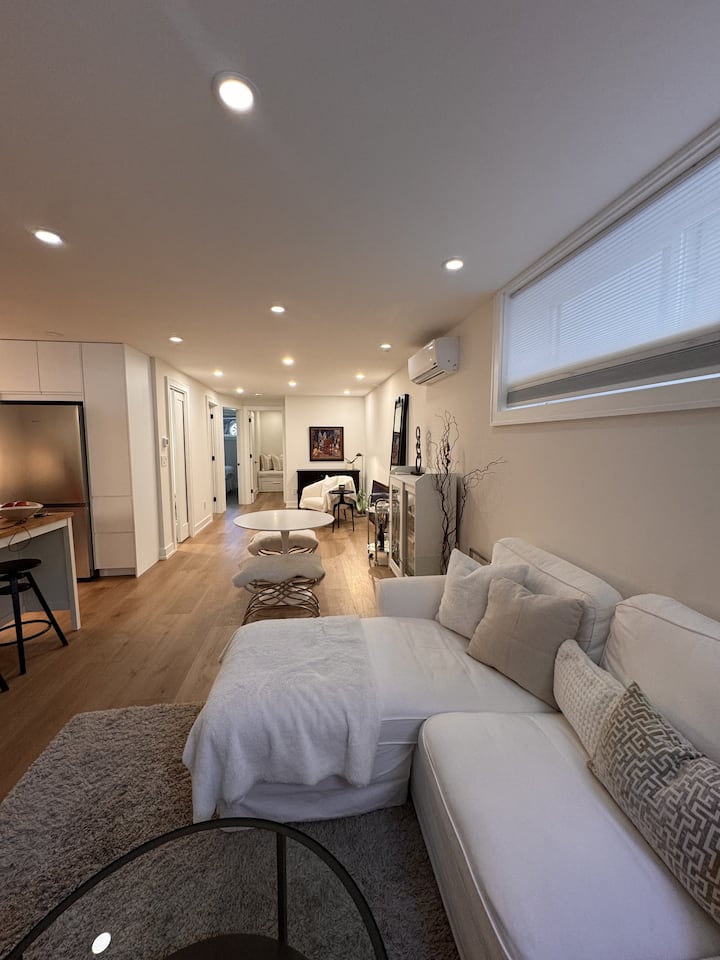 Cozy Home In Leaside | 2 Bed - Toronto
