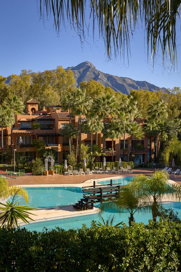 Luxury 4br Apartment With Resort Pools - Marbella