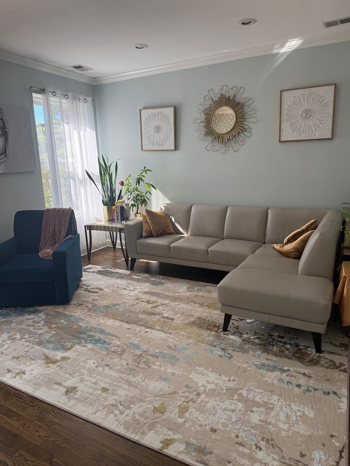Sunshine Sanctuary - Pullman - Chicago