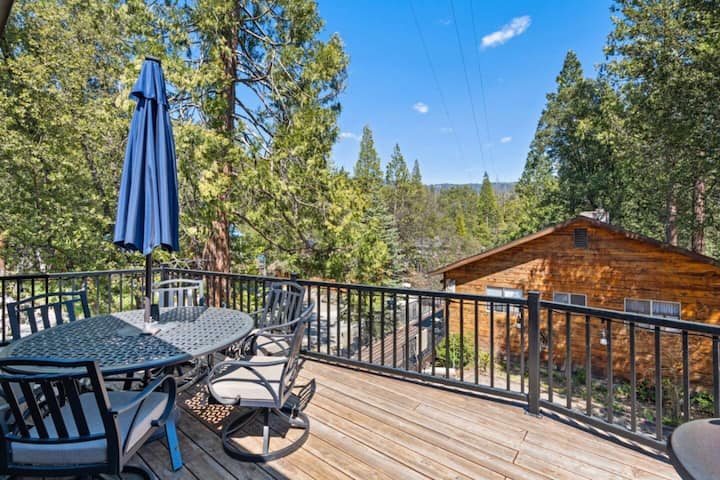 Beaver Cabin, Hot Tub & Pet Friendly In The Pines - Bass Lake, CA