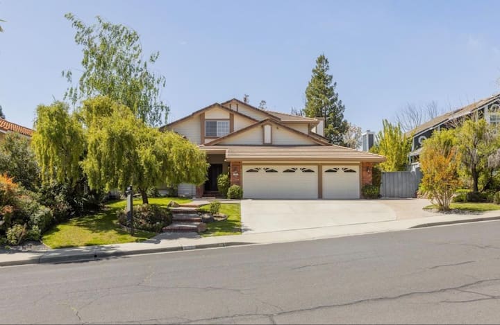 4br Resort-style Retreat W/pool,  Spa & Game Room - Livermore, CA