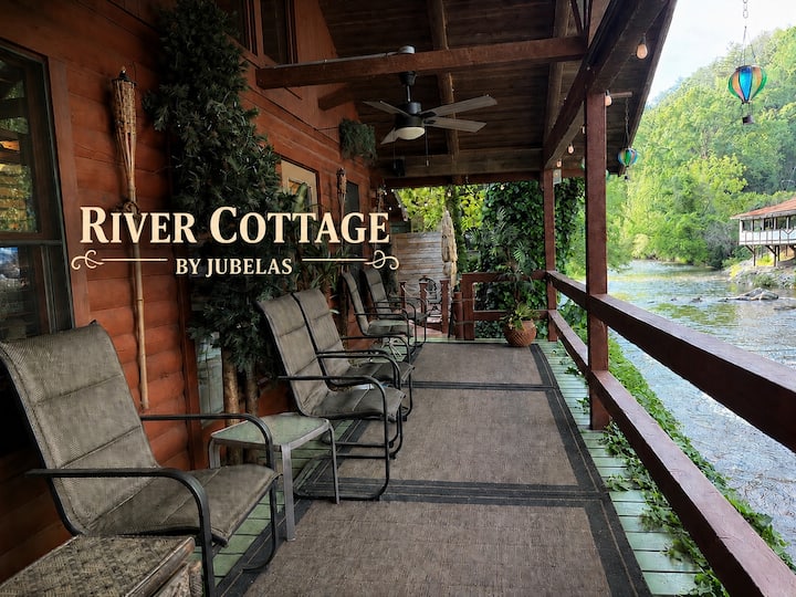 Downtown Helen Riverfront | Hot Tub, Sauna & Spa - Helen, GA