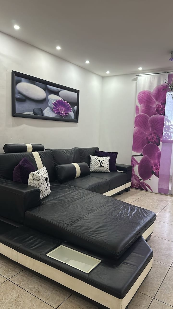 Apartamento Na Comunidade / Favela De Copacabana - Rio de Janeiro