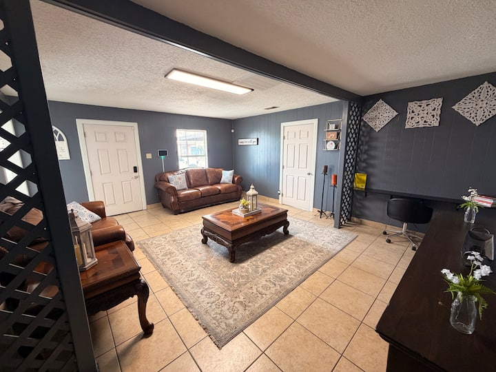 Cozy Corner Villa/downtown - Hobbs, NM