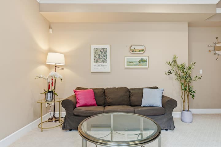 3br Suite Near White Rock Beach • Pool & Bbq - Langley