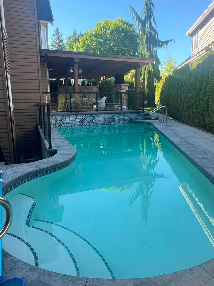 Cozy 3br Suite Near White Rock Beach Pool & Bb - White Rock
