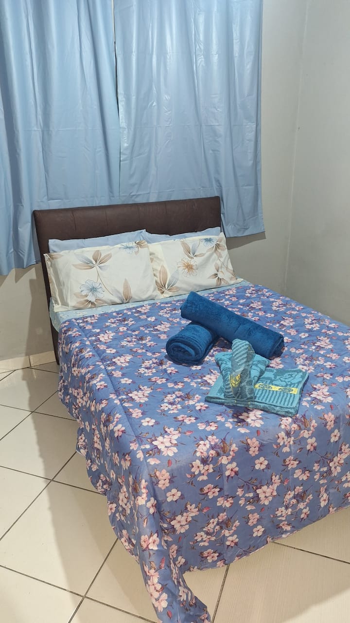 Casa Famíliar Em Aparecida, Para Até 8 Pessoas - Aparecida