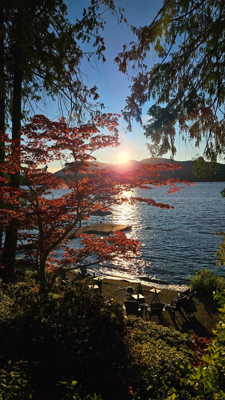 Stunning Family Getaway On Sproat Lake - Port Alberni