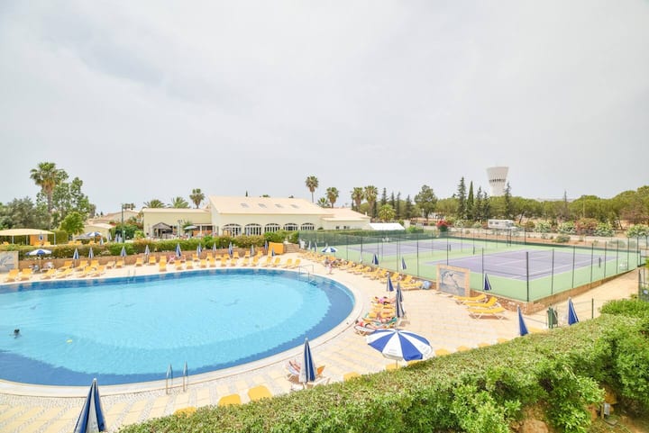 Oasis In Algarve 2 Bed 2 Bath Poolview Apartment - Portimão