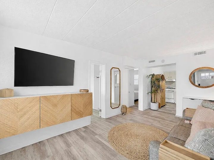 Cozy Family Shore Retreat- 1 Block To Beach - North Wildwood, NJ