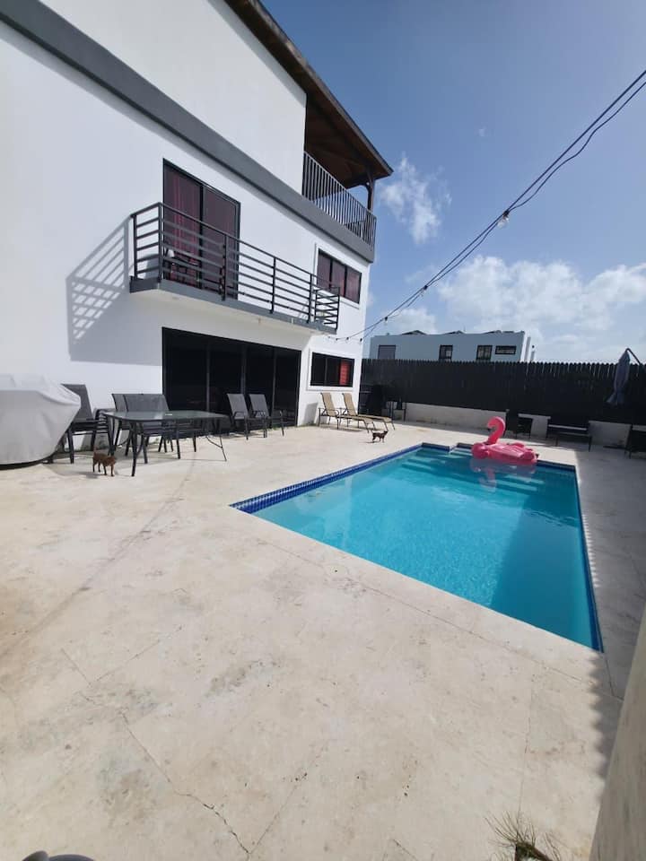 Villa Con Piscina Privada Y Electricidad Incluida - Punta Cana