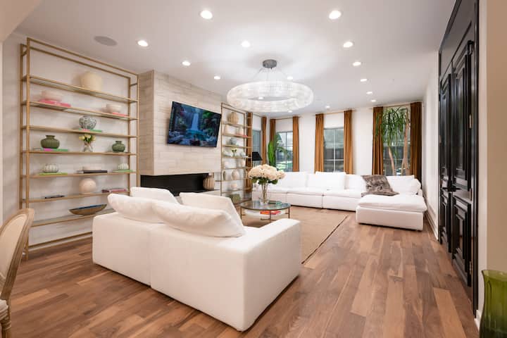 Luxury Gold Coast Duplex -8 Bedrooms 4 Bath - Chicago, IL