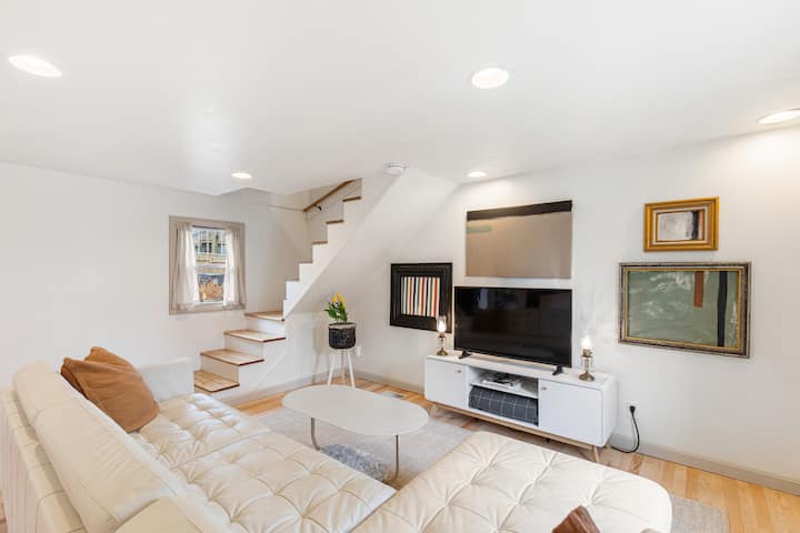 Cozy Cottage In Historic Providence - Providence, RI