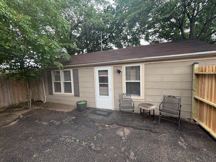 Little House On The Alley: 5 Blocks To Old Town! - Wichita, KS
