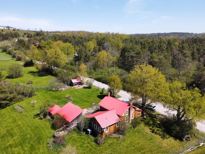 Private Secluded Farmhouse Escape - Bbq, Games, Tv - Lindsay
