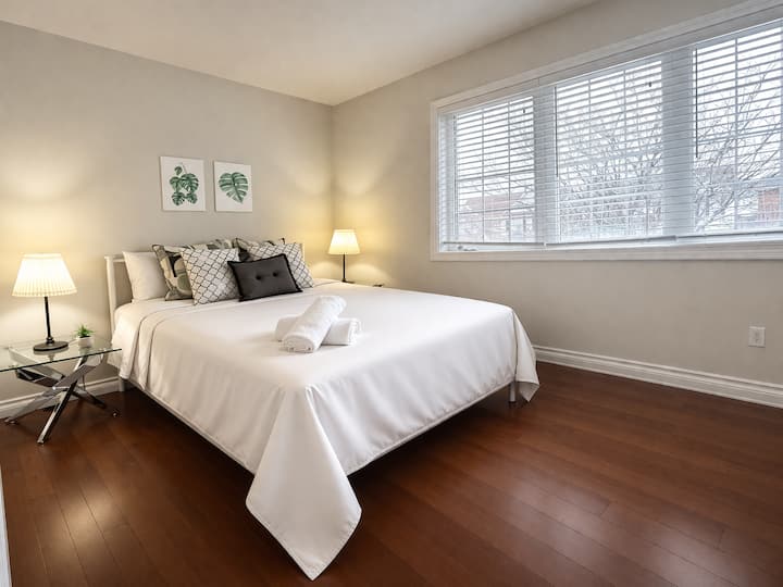 Modern 3bedroom 2.5bath House Near Amenities - Milton