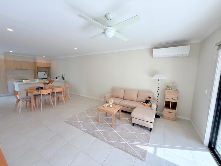 Amazing Location 4bedroom Bright New House - Ipswich